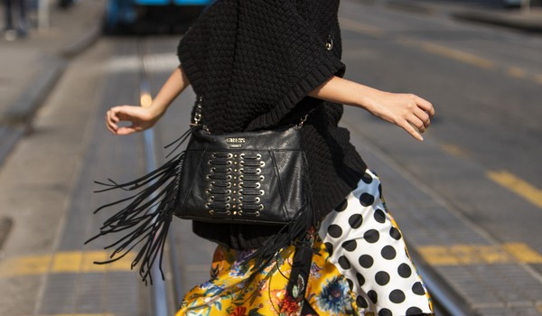 Pokazala stylish outfit za prijelazno vrijeme: Ova divna dama prava je ...