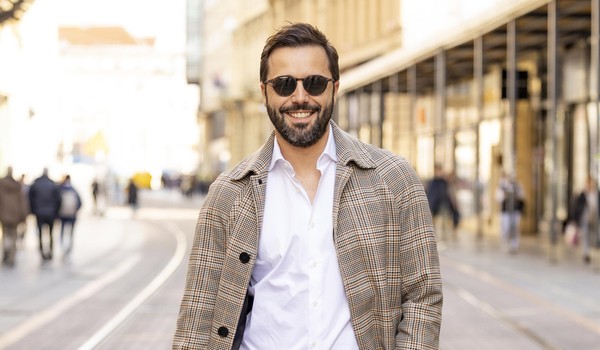 Glumac super stil ima u malom prstu: 'Danas sam odjenuo bijelu košulju ...