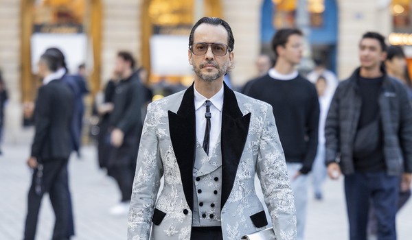 Ovako dobar stajling ne može proći nezamijećeno! Genijalno odijelo ...